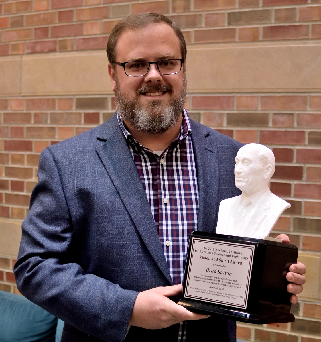 Sutton awarded Beckman’s Vision and Spirit Award | Beckman Institute